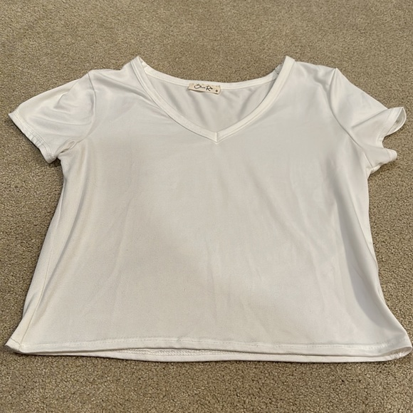 Olivia Rae | Tops | Olivia Rae White Cropped Tshirt | Poshmark